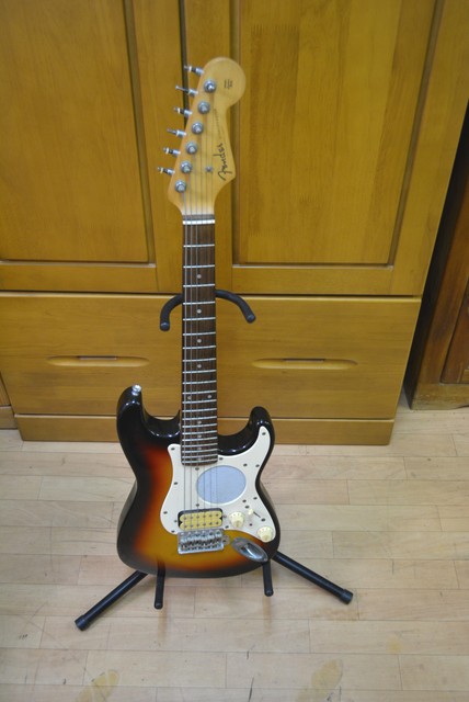 fender Japan 見苦しい ストラトキャスター ジャンク品 fender Japan 見苦しい ストラトキャスター ジャンク品