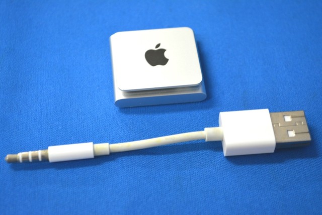 ipod shuffle A1373 2G 第4世代（iPod・mini・nano・shuffle・touch）の買取価格 （ID ...