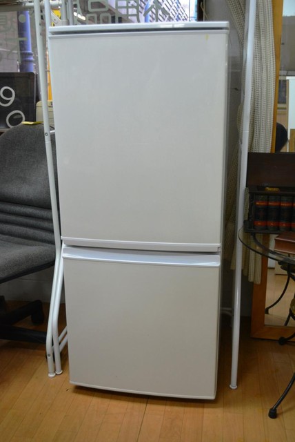 シャープ SHARP ノンフロン冷凍冷蔵庫 SJ-14Y-W 137L 2013年製 どっちもドア （冷蔵庫・冷凍庫）の買取価格 （ID:320471）｜おいくら