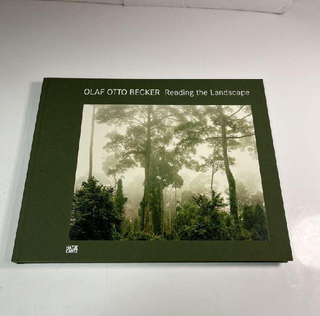 Olaf Otto Becker : Reading the Landscape（写真集）の買取価格 （ID:704307）｜おいくら